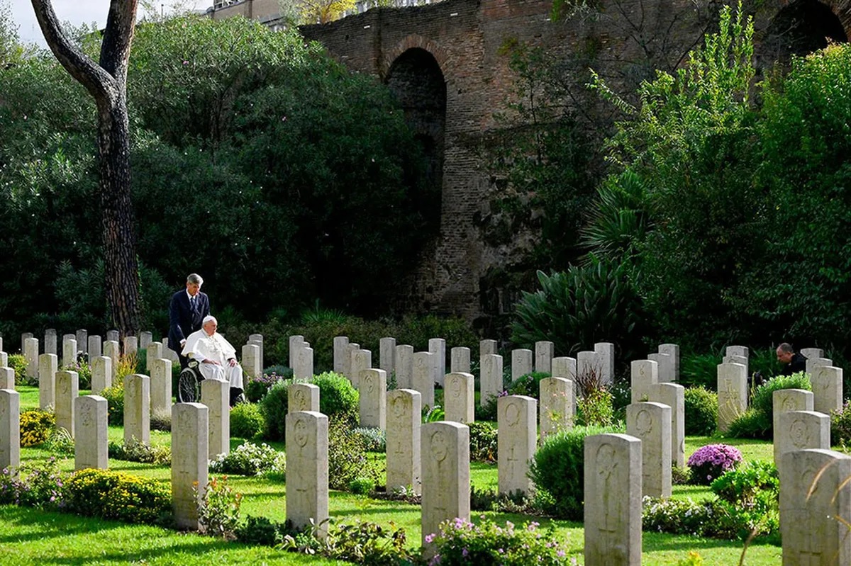 Pope Francis holds mass in Rome War Cemetery | ABS-CBN