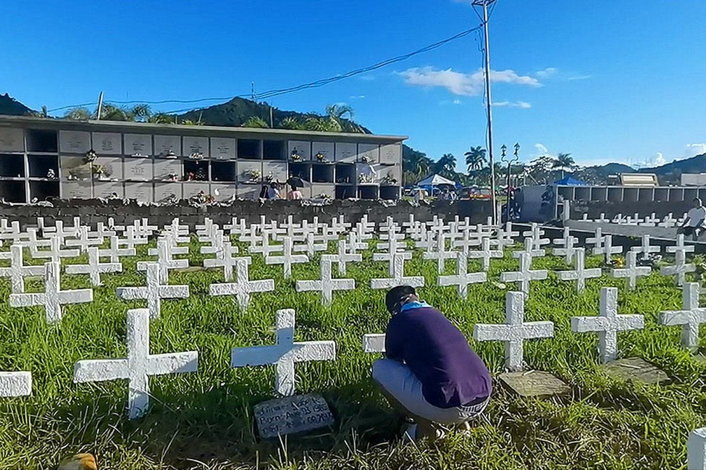 Family, friends remember Typhoon Yolanda victims on All Souls' Day ...