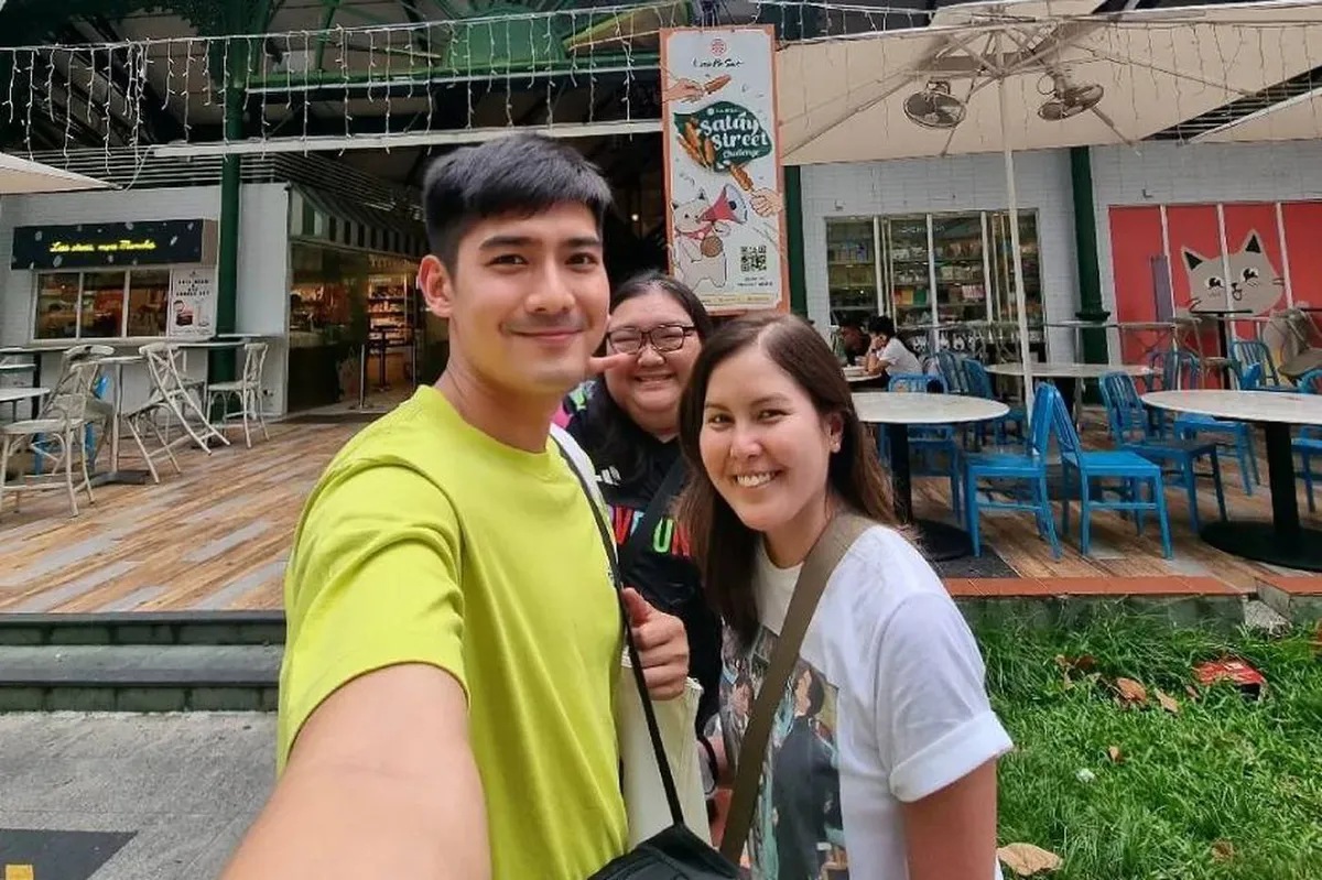 LOOK: Robi Domingo shares warm encounter with Pinoys in Singapore | ABS ...