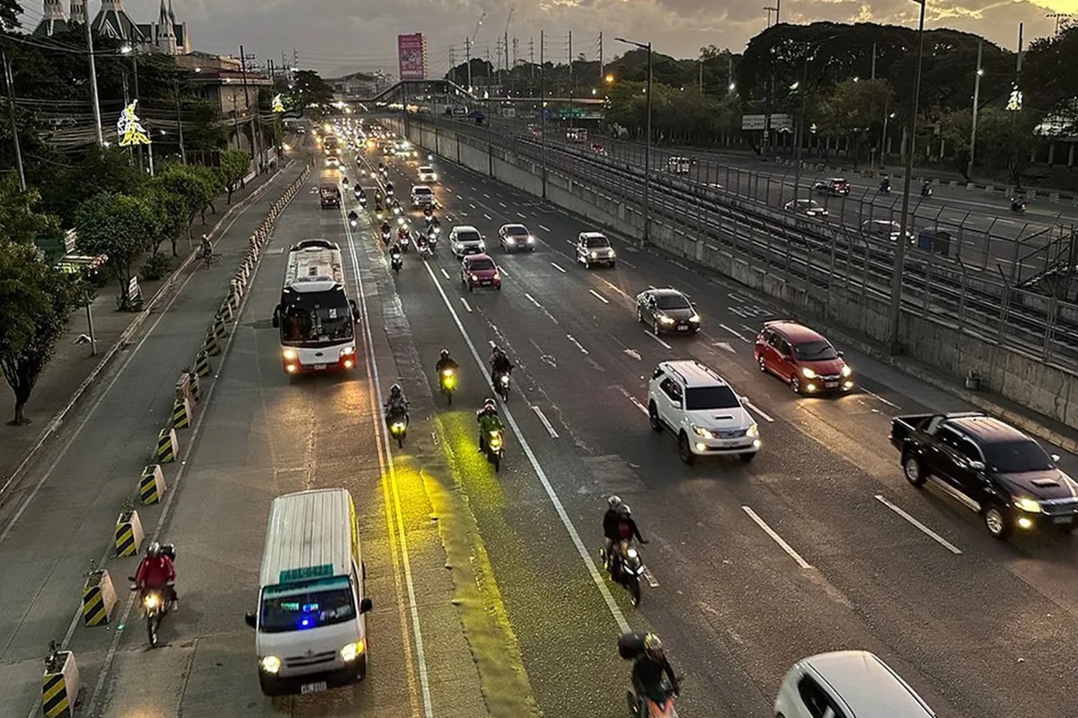 Transport strike ng PISTON umarangkada na, ilang pasahero apektado ... Transport strike ng PISTON umarangkada na, ilang pasahero apektado ...