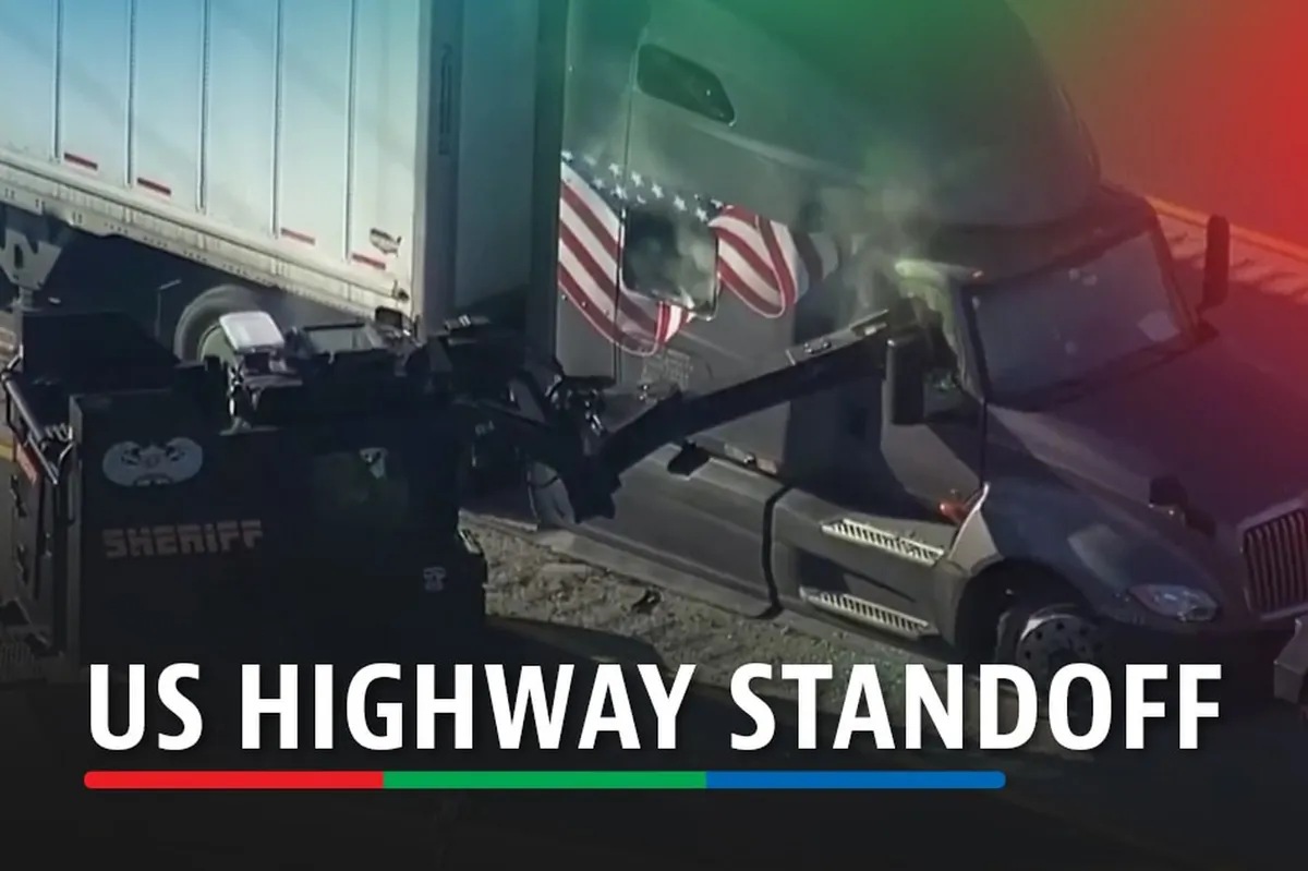 SWAT team in Texas tears open truck to arrest driver during highway ...