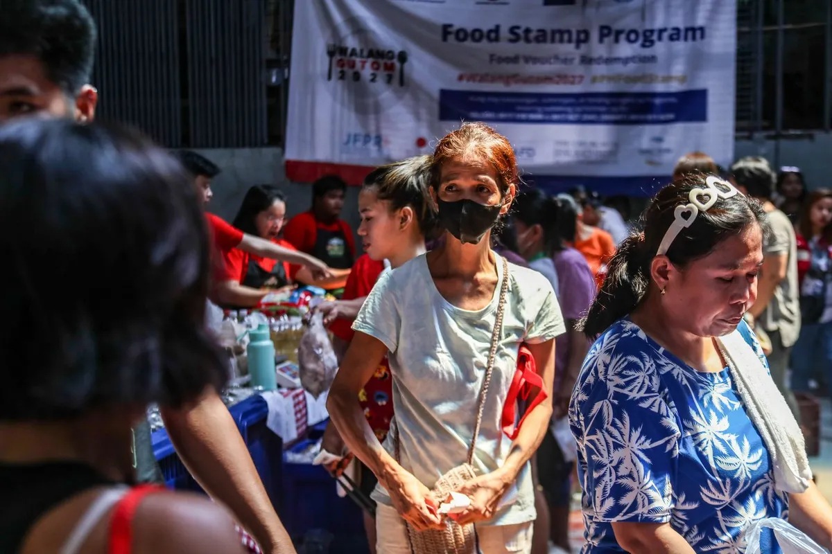 Food stamp program targets 1 million poorest Filipinos | ABS-CBN News