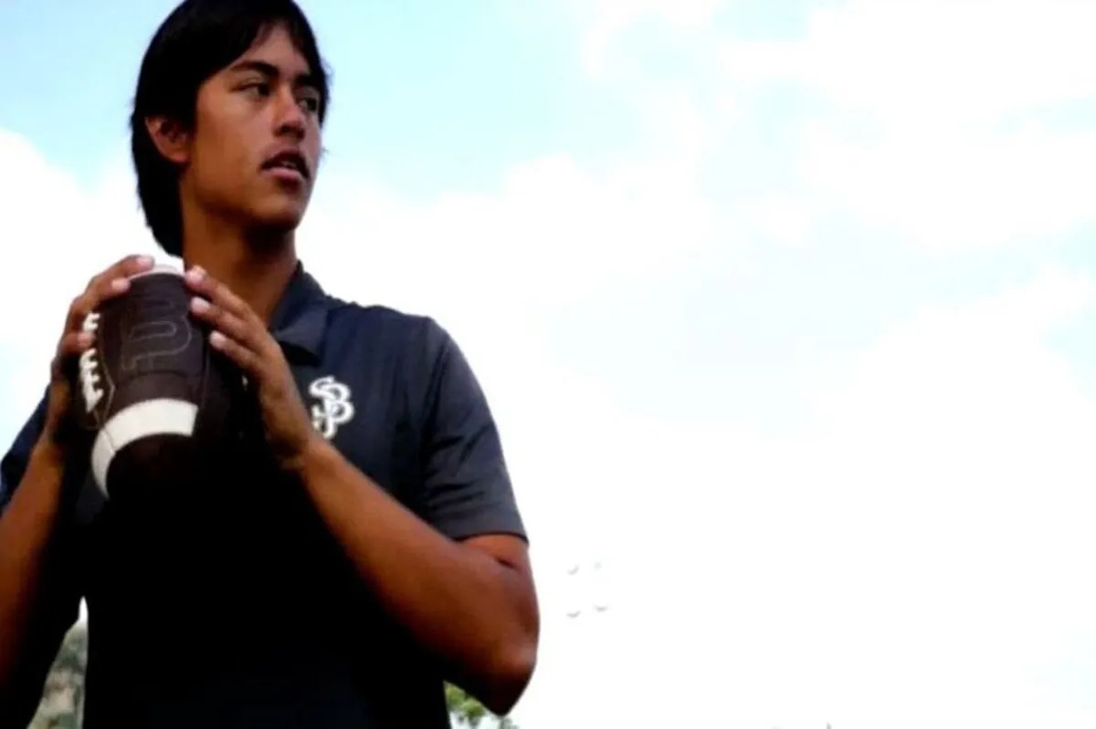 Fil-Salvadorian Caleb Sanchez plays quarterback for St. John Bosco ...