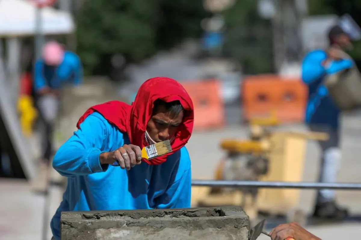 P40 dagdag-sahod sa Metro Manila epektibo na | ABS-CBN News P40 dagdag-sahod sa Metro Manila epektibo na | ABS-CBN News