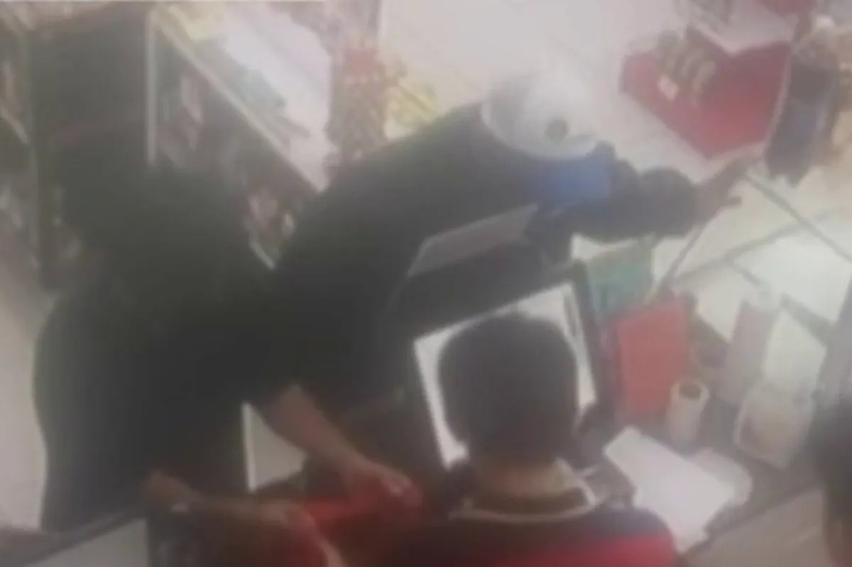 Suspek sa panghoholdap sa convenience store sa Cavite, tiklo | ABS-CBN News Suspek sa panghoholdap sa convenience store sa Cavite, tiklo | ABS-CBN News