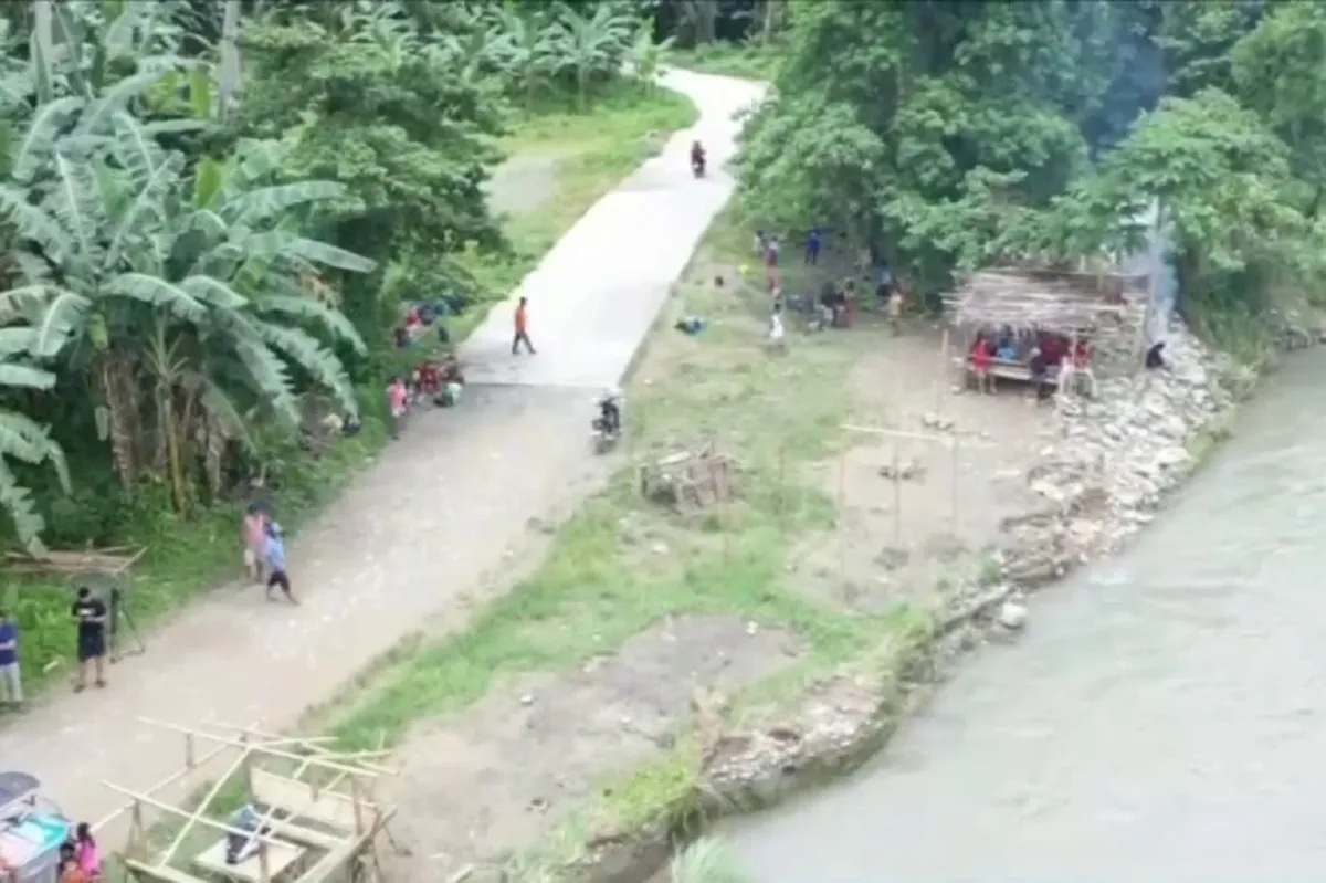 Ilang lugar sa Oriental Mindoro na di pa nakakabangon sa oil spill ... Ilang lugar sa Oriental Mindoro na di pa nakakabangon sa oil spill ...