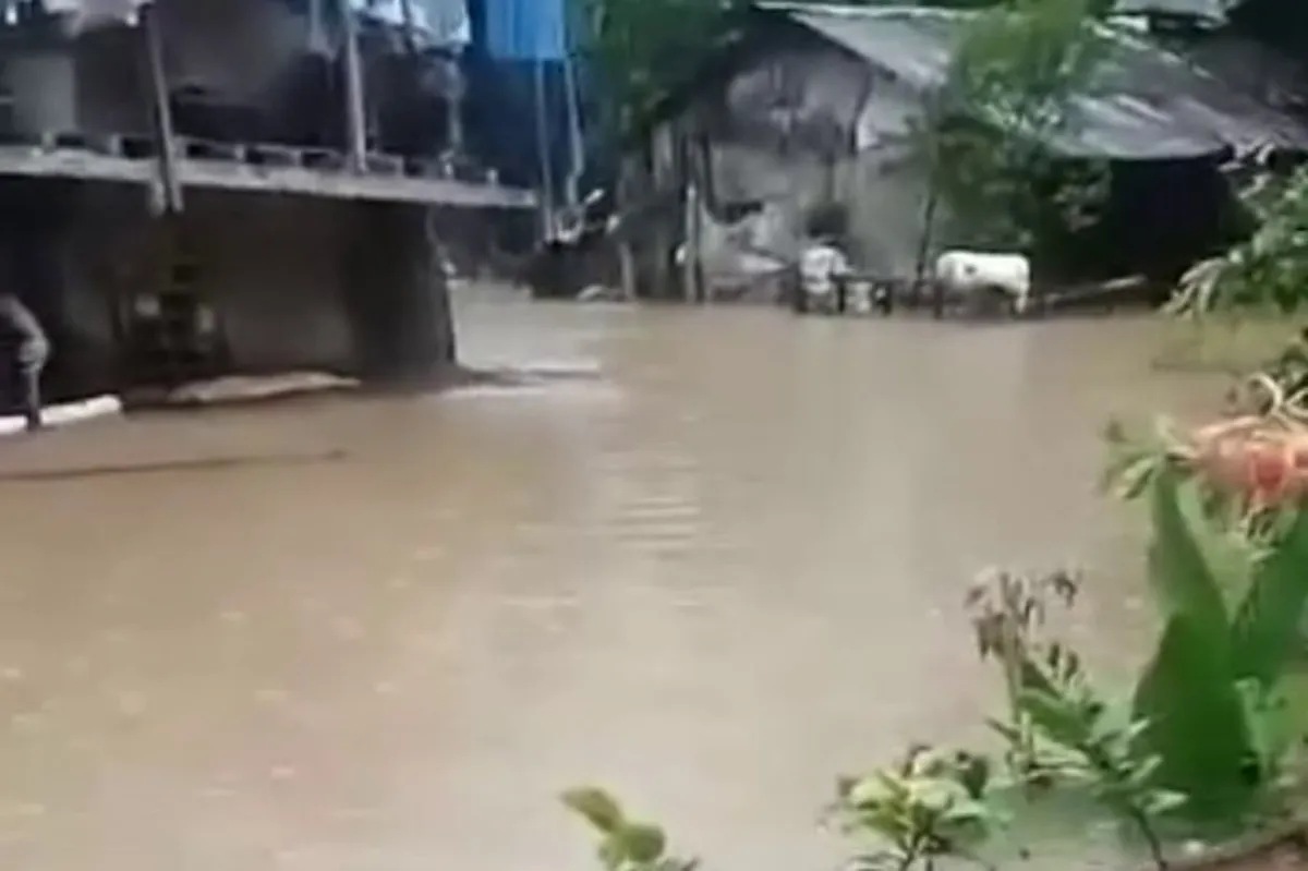 Calbayog City binaha dahil sa walang tigil na ulan | ABS-CBN News