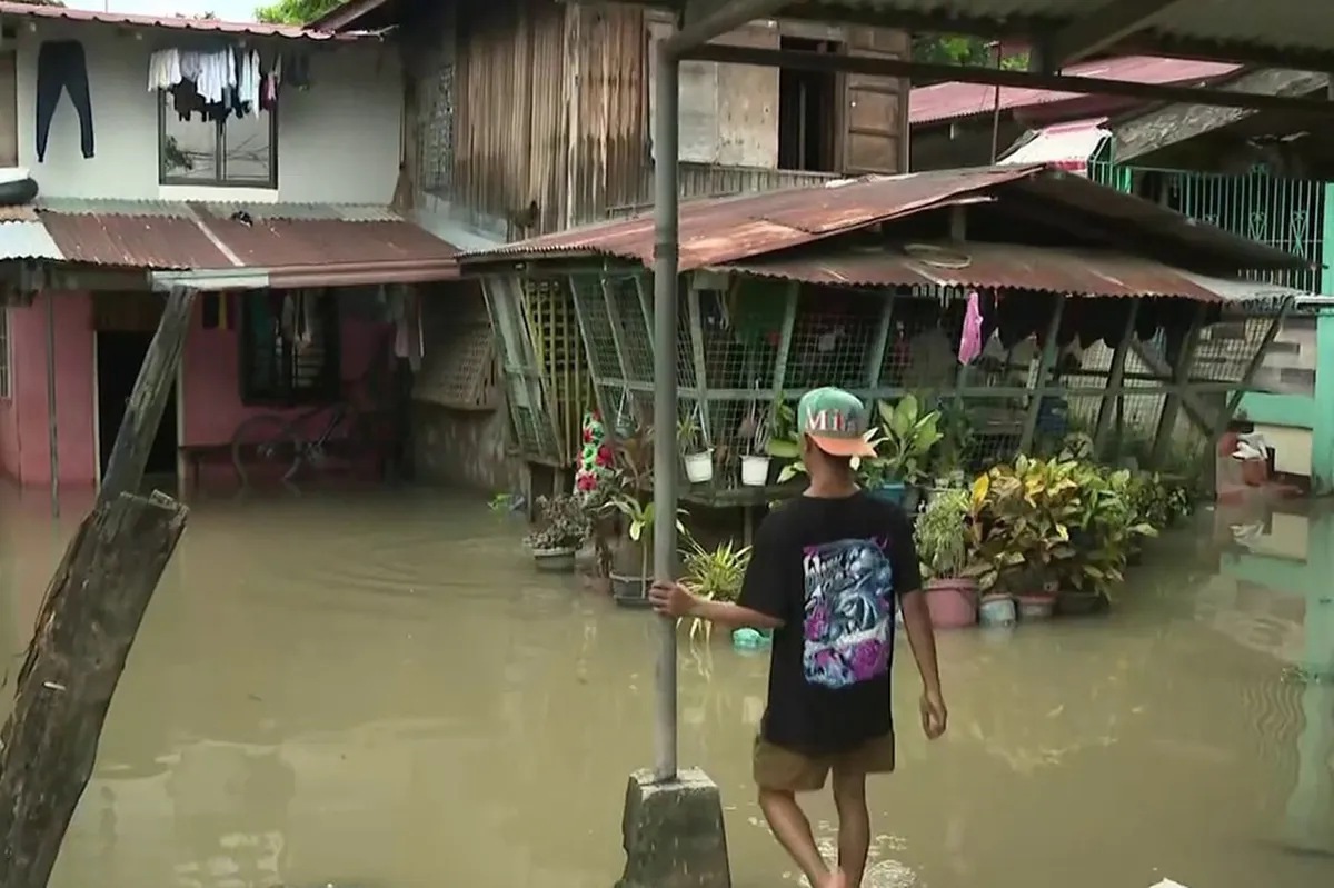Floods hit parts of Bulacan, Pampanga, Zambales | ABS-CBN News