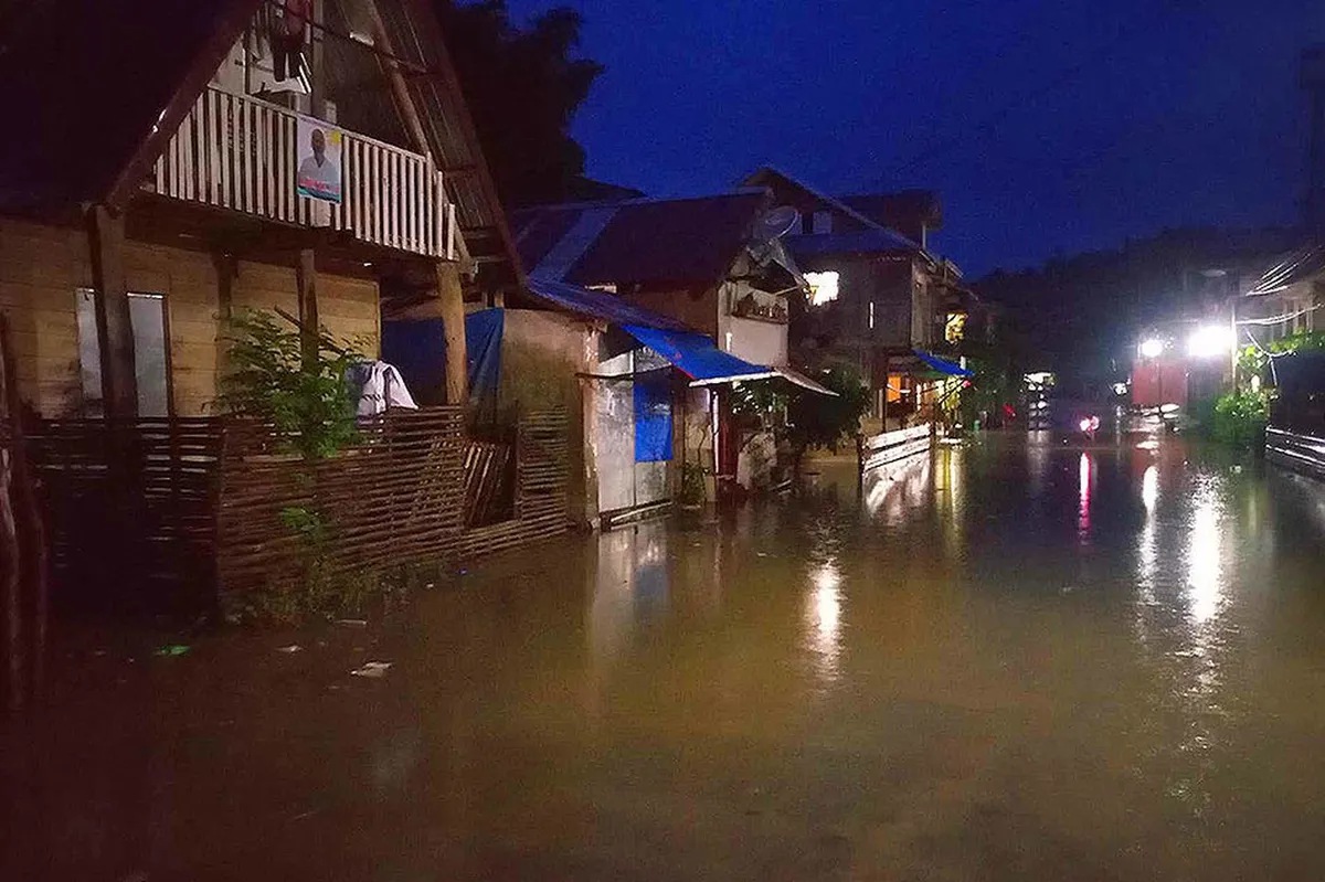 Ilang barangay sa Jipapad, Northern Samar binaha | ABS-CBN News