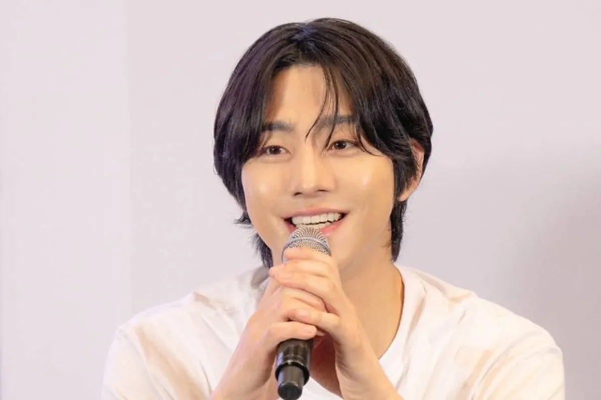 K-drama star Ahn Hyo-seop on acting, his roles, love from fans | ABS ...