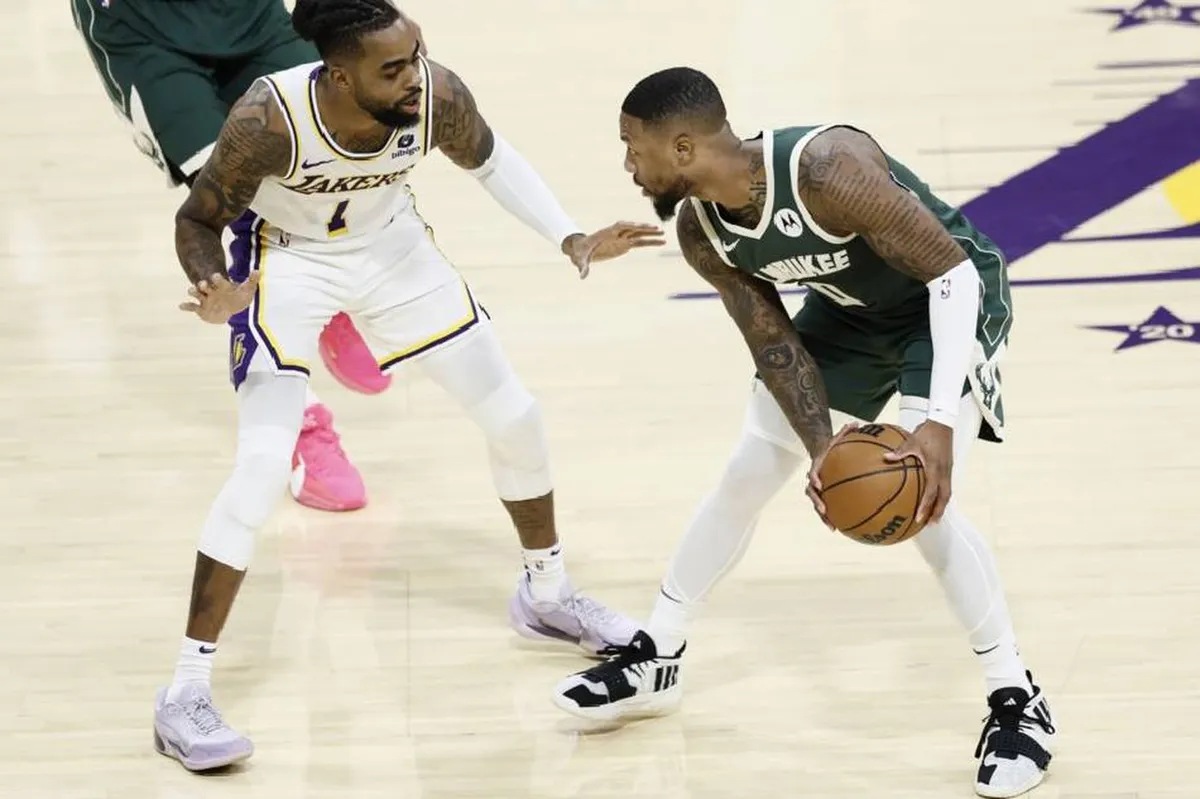 Lillard makes triumphant NBA pre-season debut with Bucks | ABS-CBN Sports