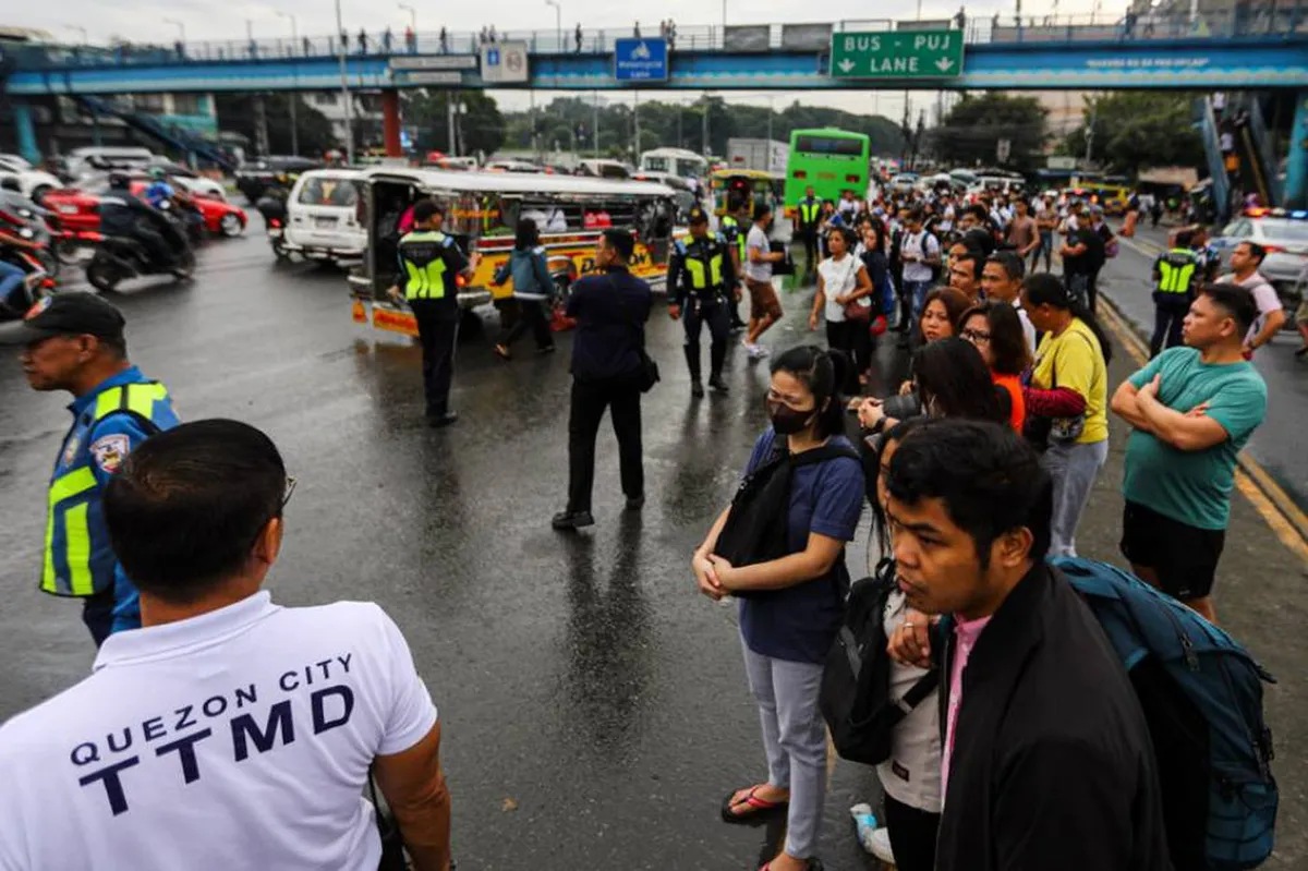 Transport strike vs jeepney modernization causes 'minimal' disruption ...
