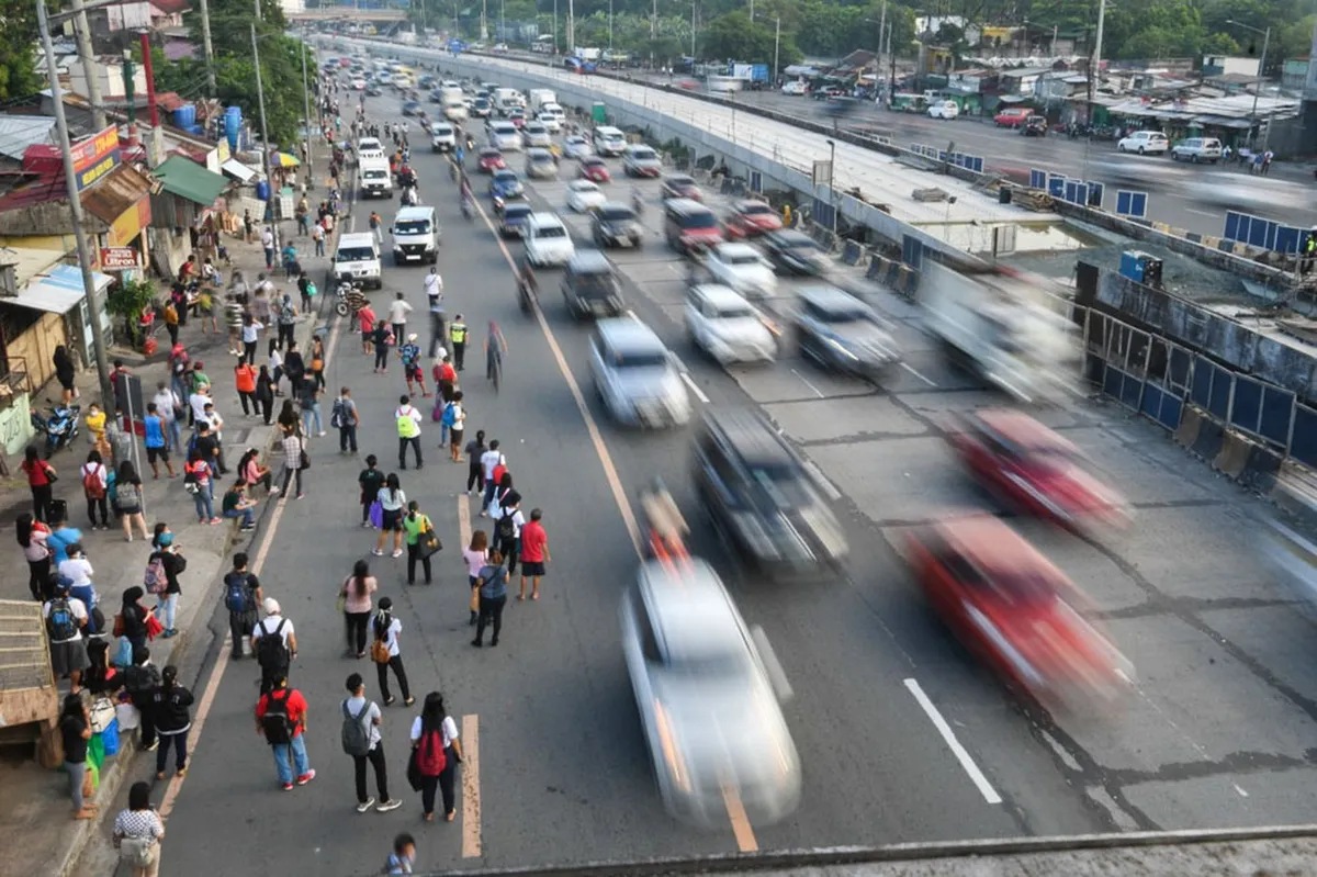 QCPD reinstates cop who stopped Commonwealth traffic for VIP | ABS-CBN News