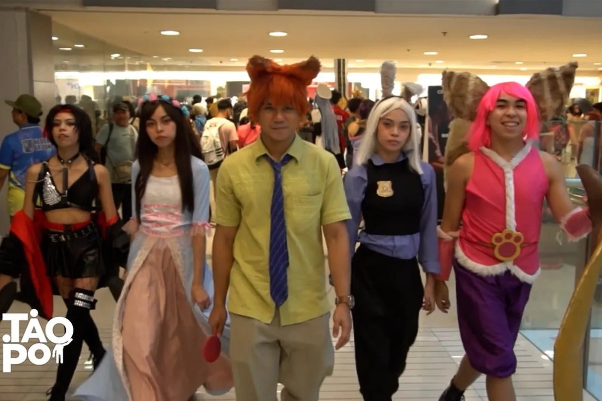 'Tao Po': Magkakapatid gumagawa ng sariling costume at gamit pang ...