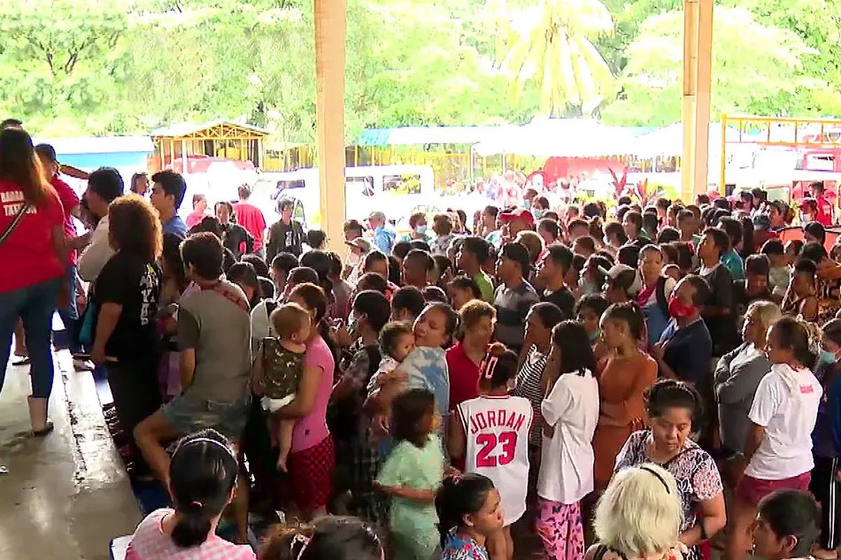 Higit 300 pamilya sa barangay sa QC inilikas dahil sa baha | ABS-CBN News Higit 300 pamilya sa barangay sa QC inilikas dahil sa baha | ABS-CBN News