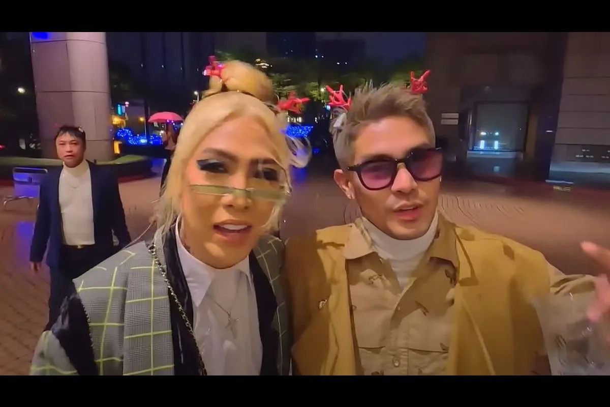 WATCH: Vice Ganda welcomes the New Year with his family in Taiwan | ABS ...