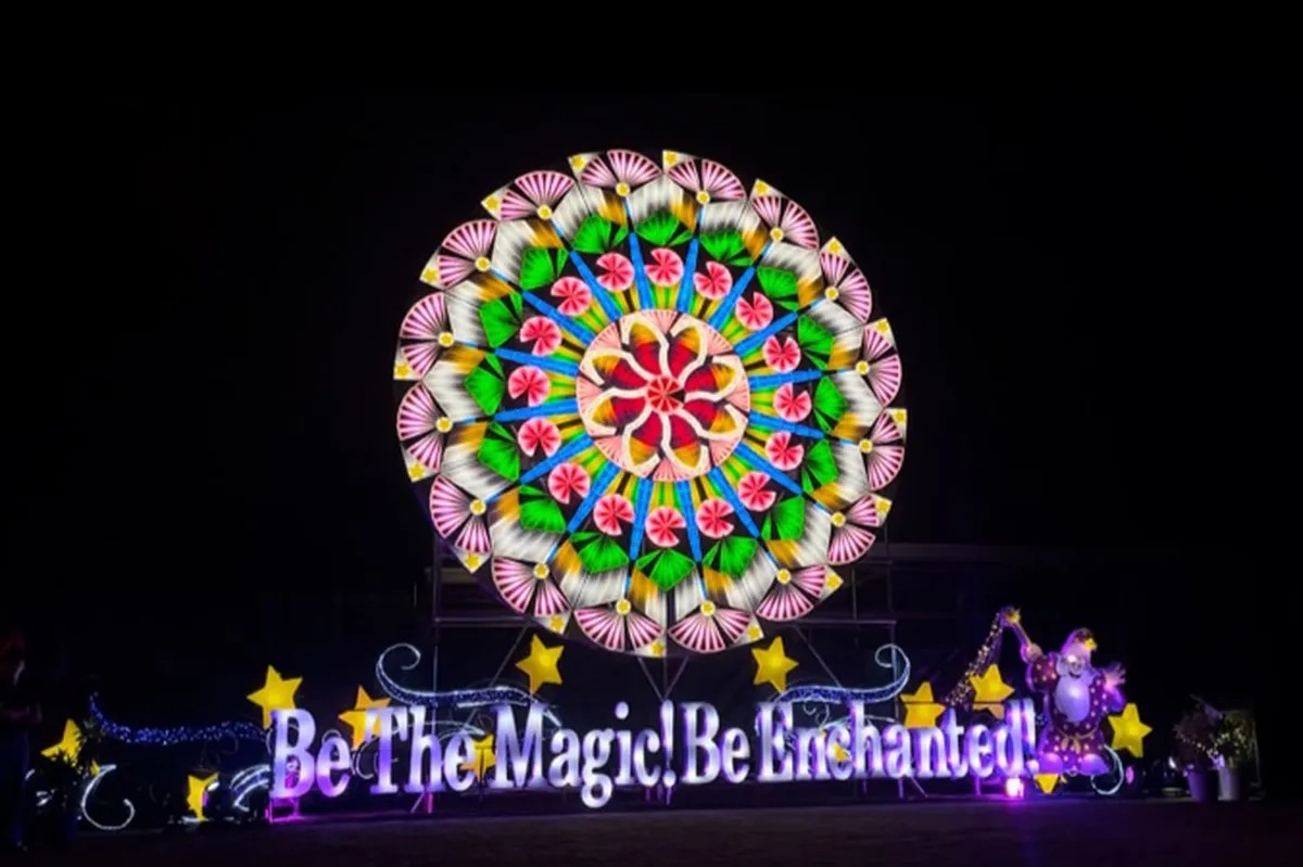 Amusement park lights up largest parol in the Philippines, to launch ...