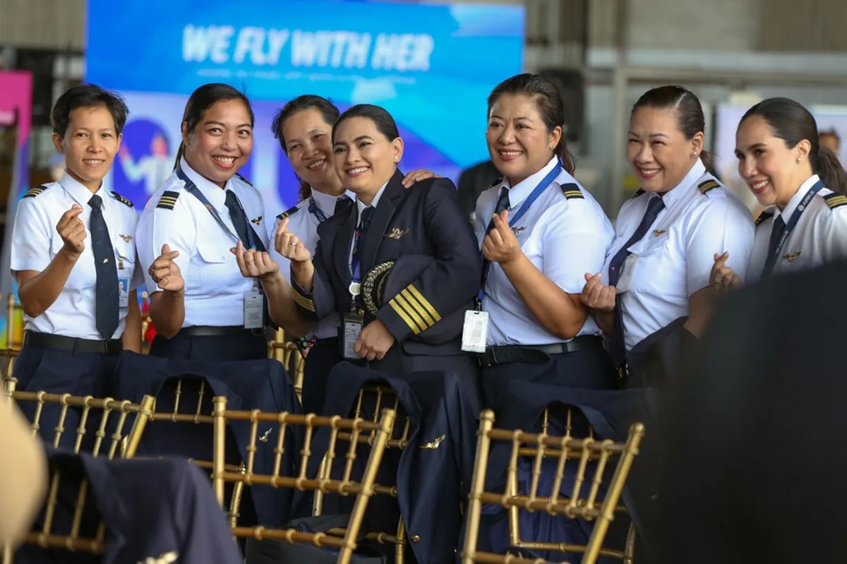 PAL fields all-women crew to flights | ABS-CBN News
