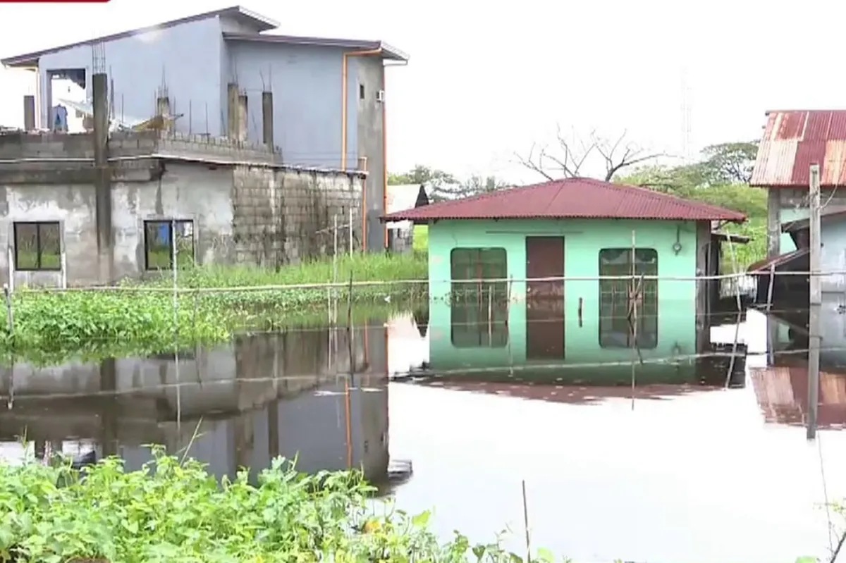 Ilang coastal barangay sa Bulacan, baha pa rin | ABS-CBN News