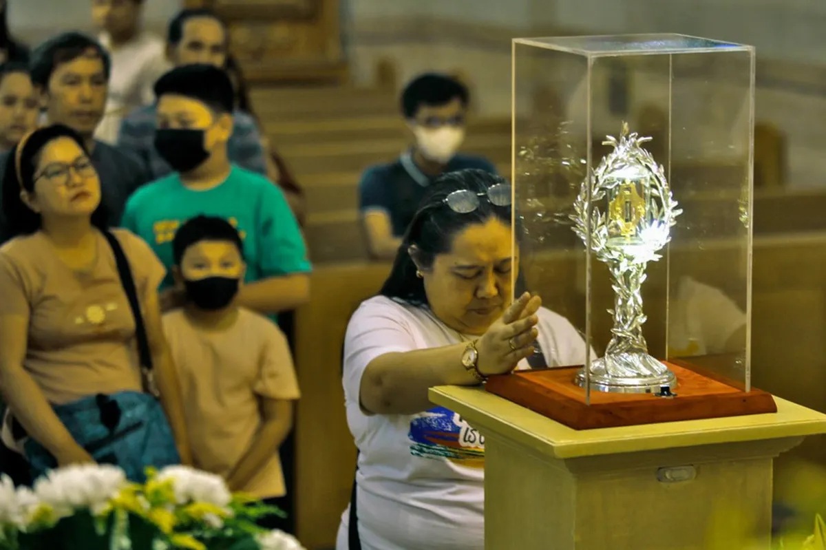 Devotees mark St John Paull II’s feast day | ABS-CBN Lifestyle
