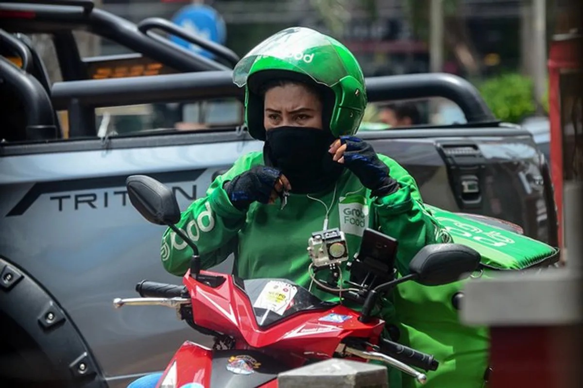 Grab to roll out fresh earning structure to delivery riders | ABS-CBN News