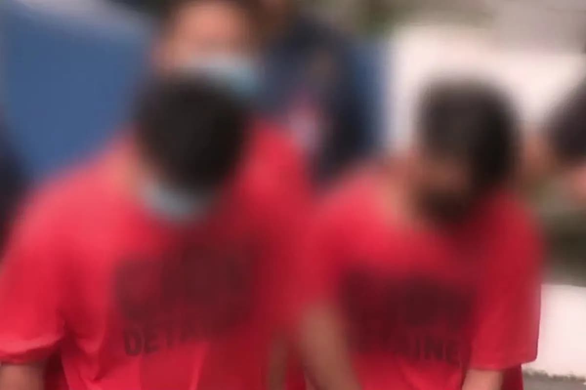 3 sa 5 suspek sa panloloob ng botika sa QC, arestado | ABS-CBN News 3 sa 5 suspek sa panloloob ng botika sa QC, arestado | ABS-CBN News