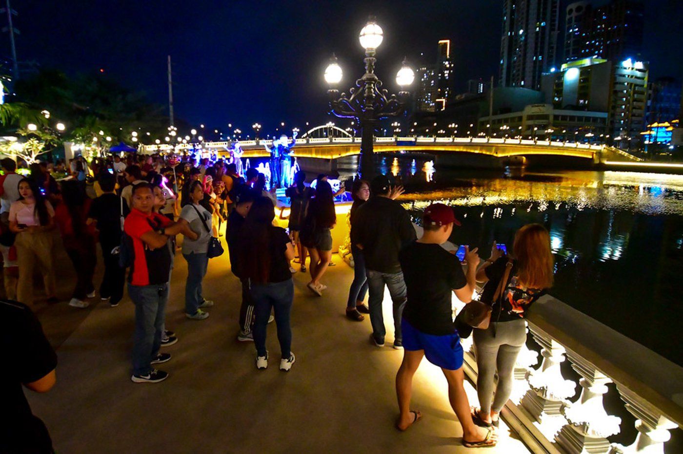 IN PHOTOS: Pasig River Esplanade is Manila's latest IG-worthy spot ...