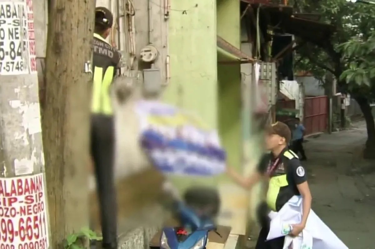 Comelec chairman nanguna sa pagtanggal ng ilang illegal campaign ... Comelec chairman nanguna sa pagtanggal ng ilang illegal campaign ...