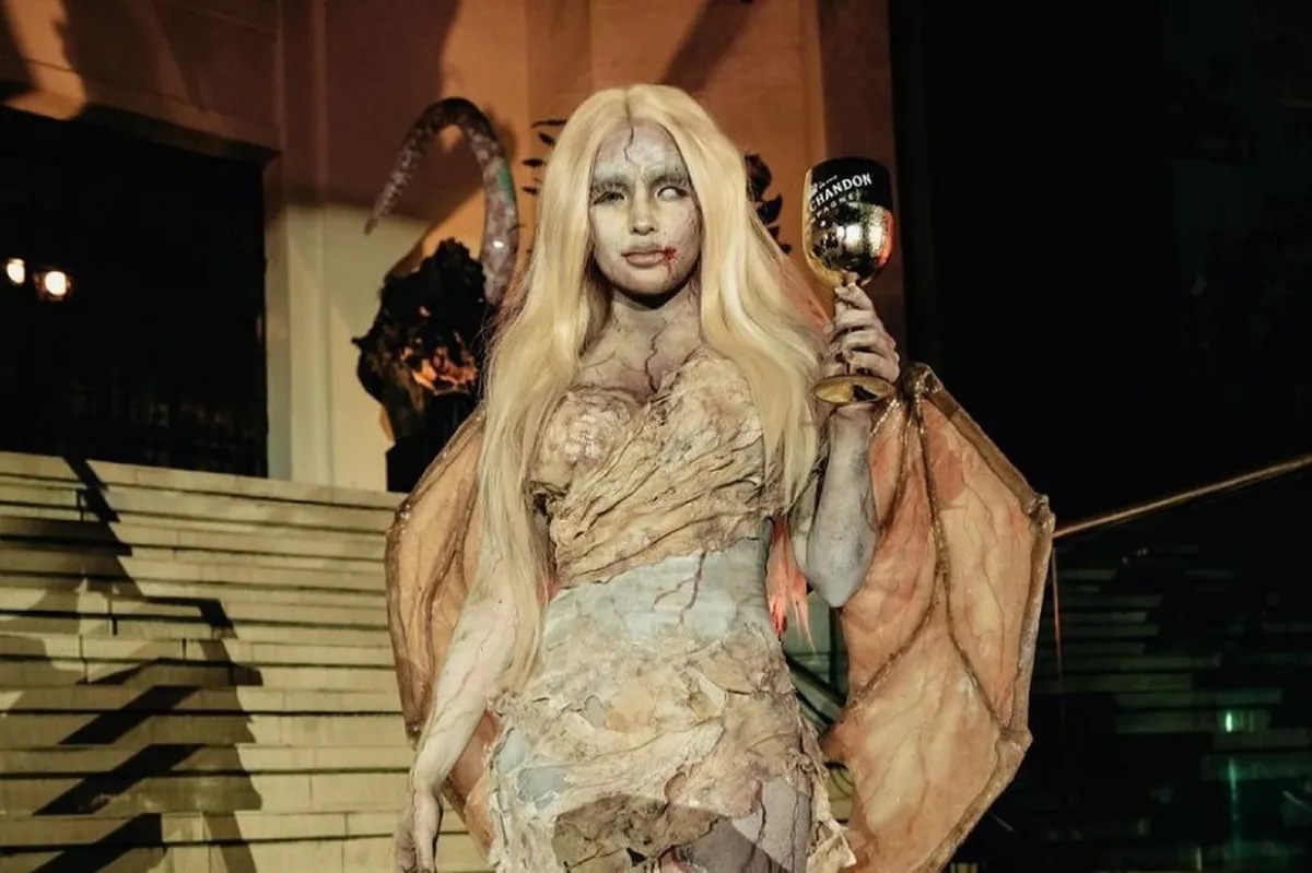 TINGNAN: Mga nakakaaliw, nakakakilabot na costumes sa 'Shake, Rattle ...