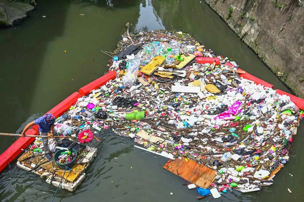 Cleaning waterways for the rainy days | ABS-CBN News
