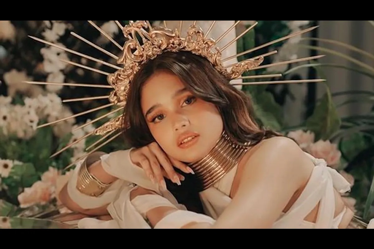 LOOK: ‘He’s Into Her’ star Criza Taa a stunning goddess debut shoot ...