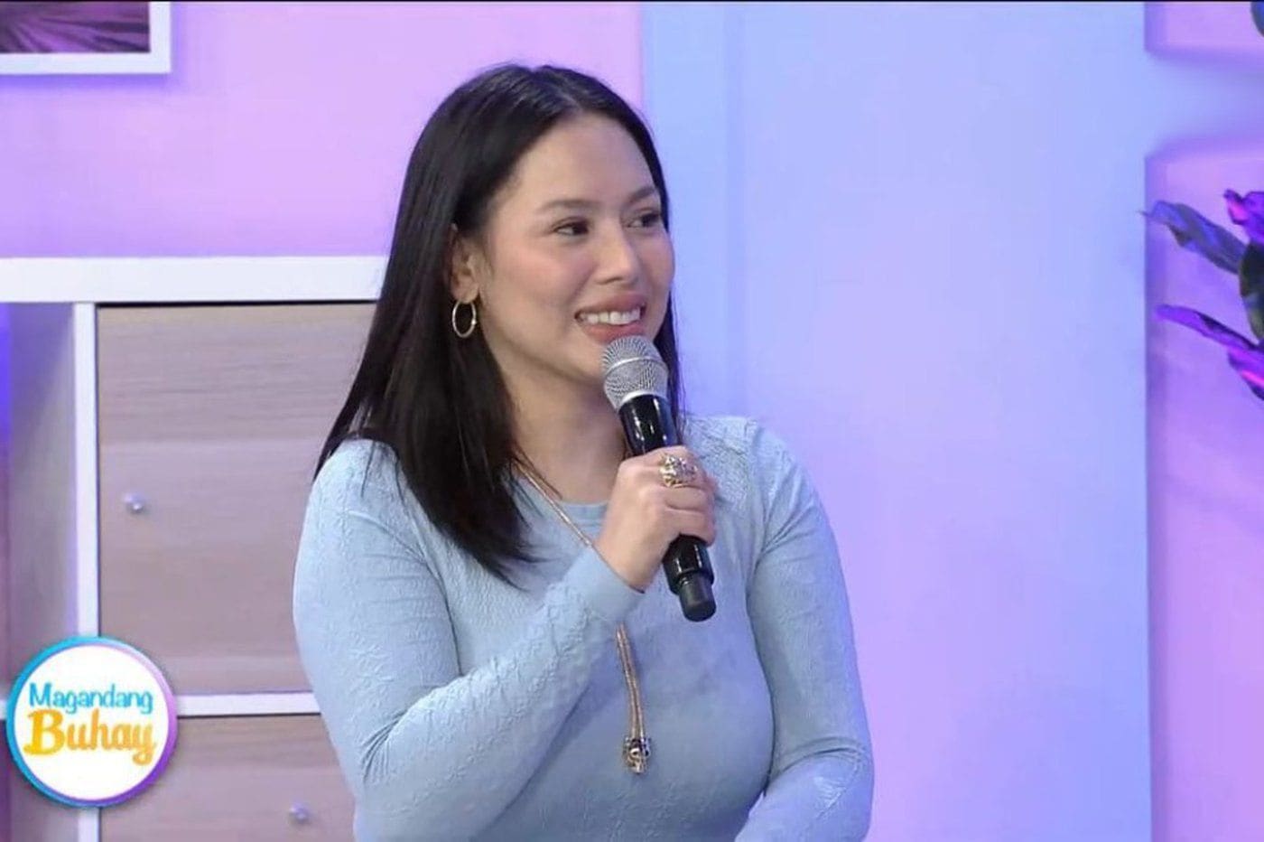 Paano nagsimula sa pagiging vlogger si Toni Fowler? | ABS-CBN Entertainment