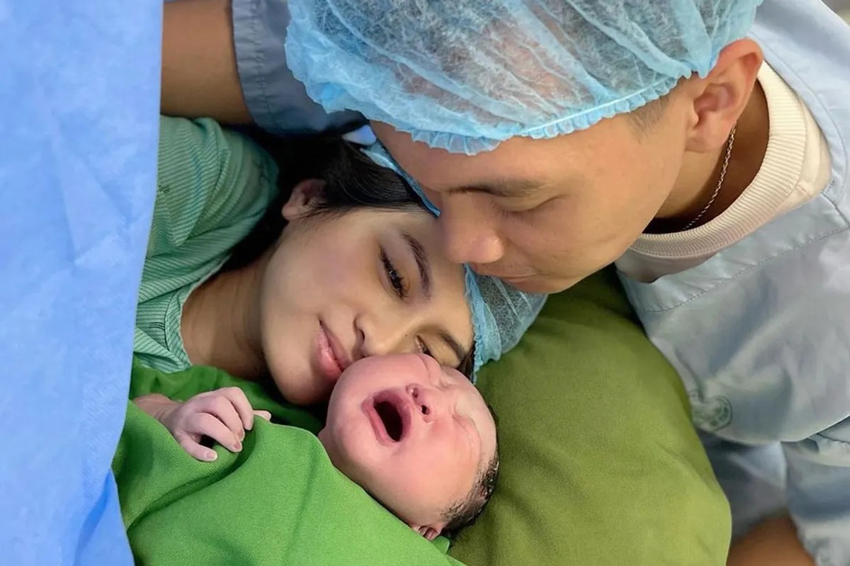 LOOK: Scottie Thompson welcomes first child with wife Jinky | ABS-CBN Sports