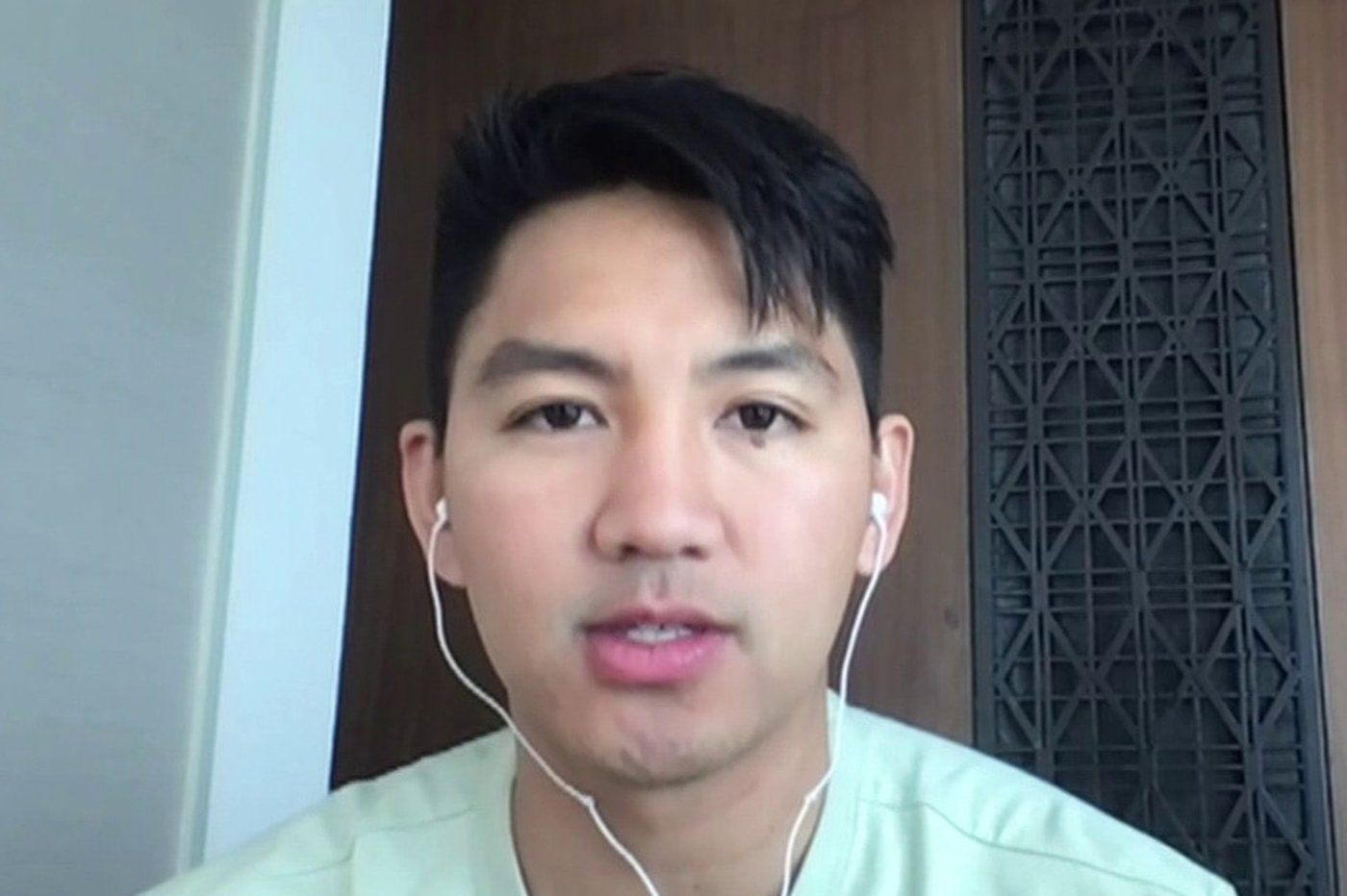 How JR de Guzman chooses materials for stand-up comedy act | ABS-CBN ...