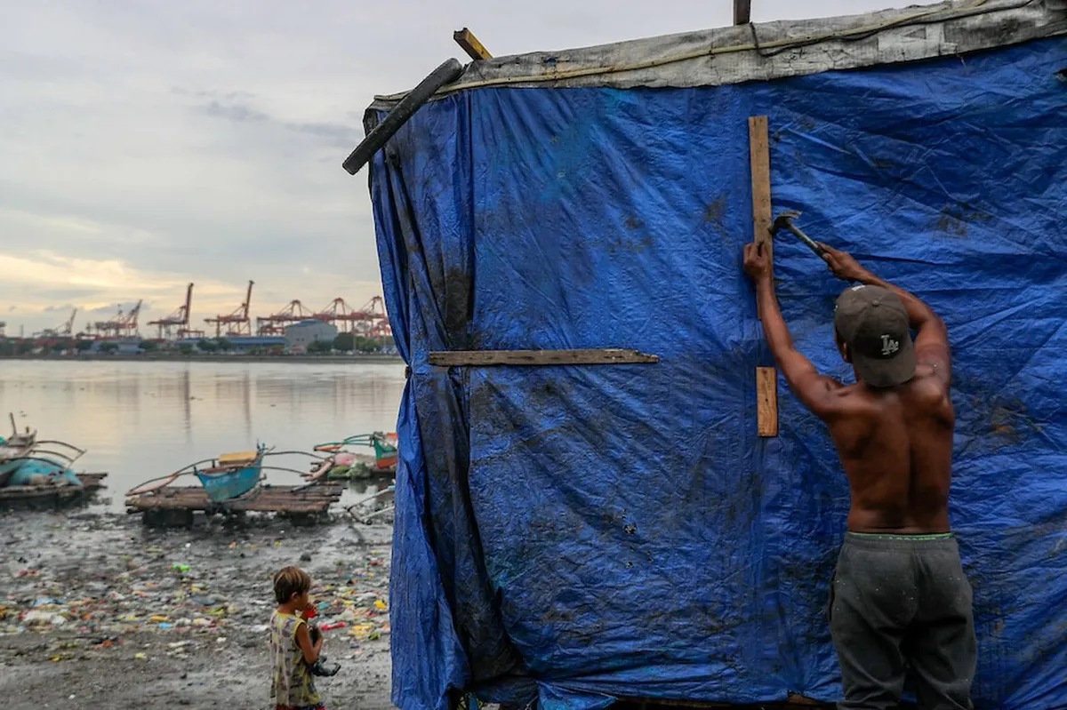 51 percent of Filipino families say they're poor: SWS | ABS-CBN News