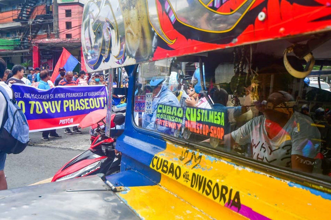 Transport group says no to scrapping of PUVs | ABS-CBN News