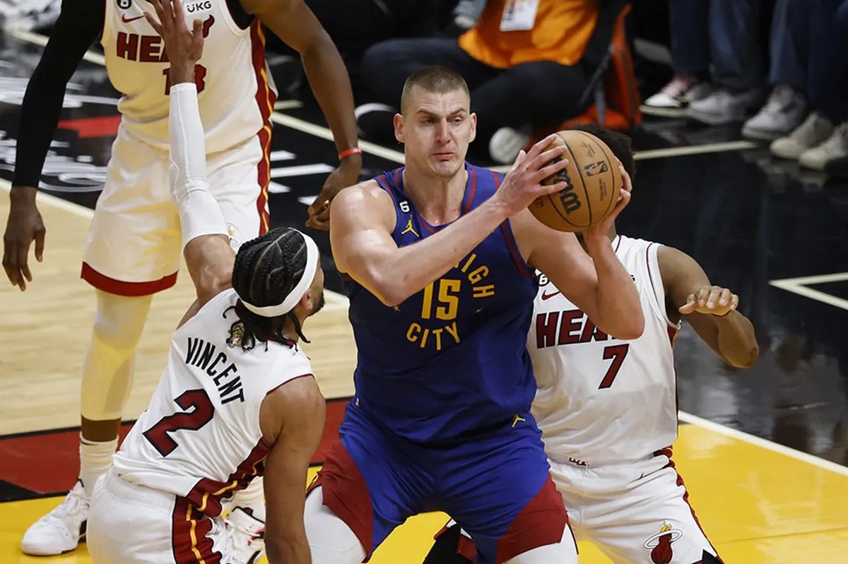 Jokic and Murray dominate as Nuggets take 2-1 lead over Miami | ABS-CBN ...