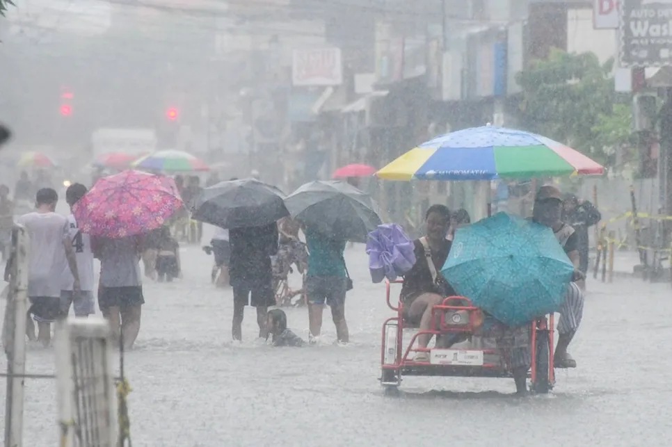 Enhanced habagat causes flooding in Valenzuela | ABS-CBN News