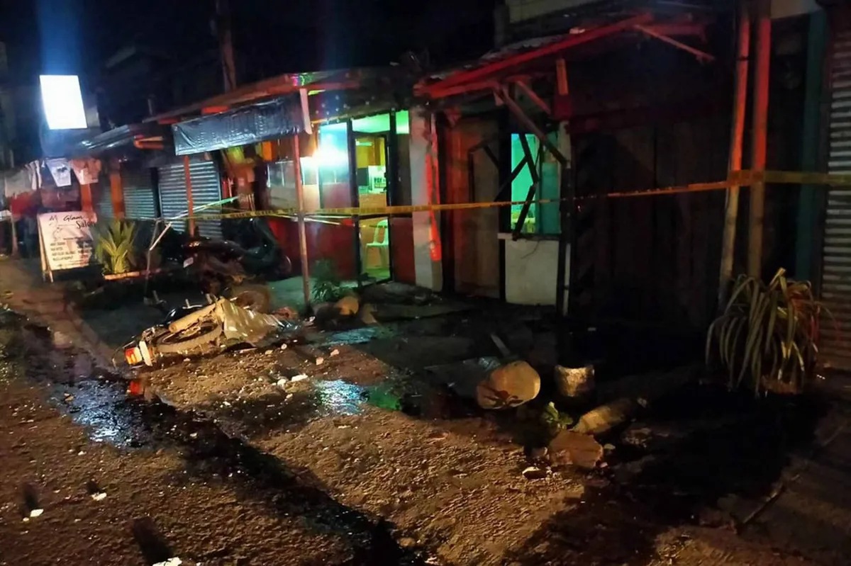 1 patay, 3 sugatan sa pagsabog sa Davao City | ABS-CBN News 1 patay, 3 sugatan sa pagsabog sa Davao City | ABS-CBN News
