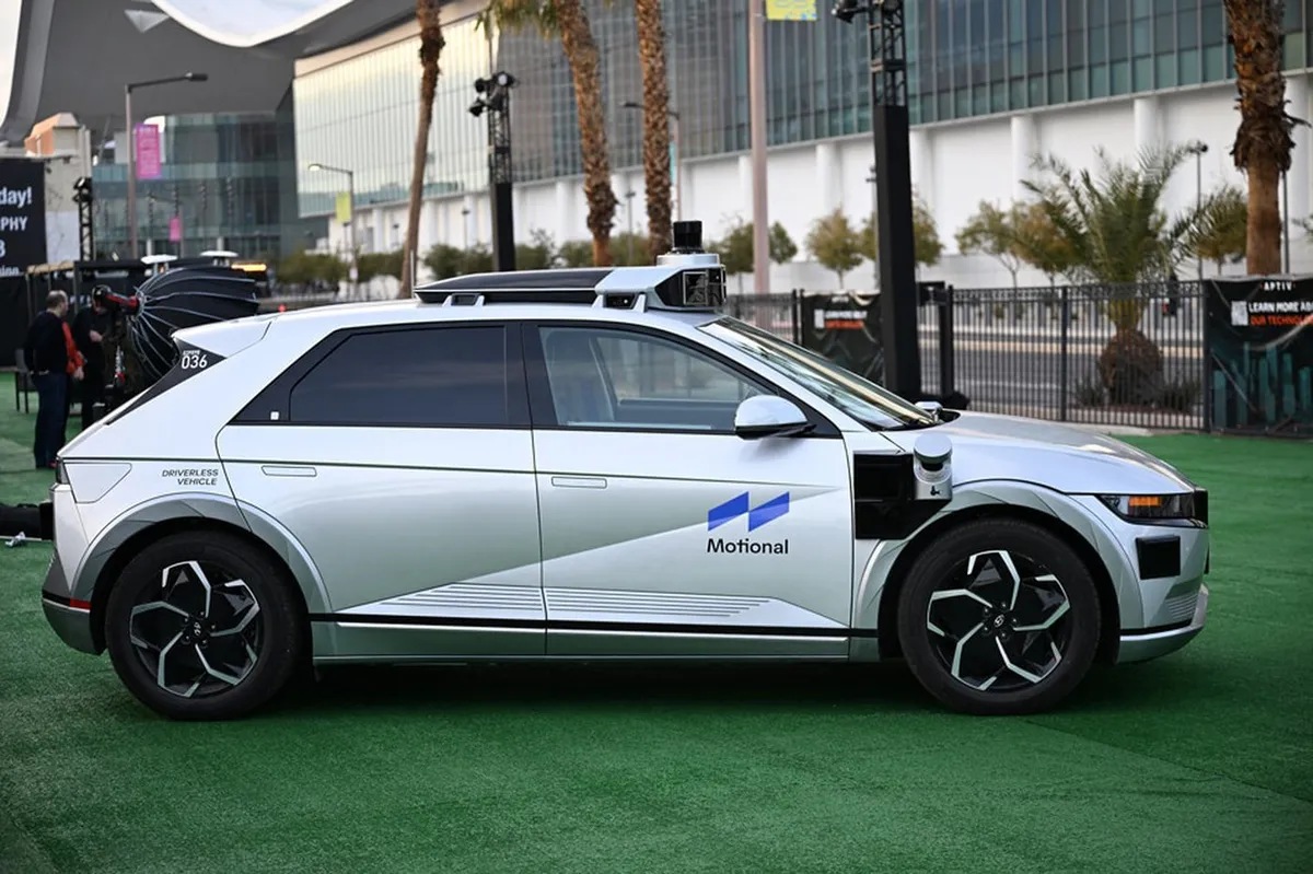 At CES tech mega-show, driverless cars show promise, limitations | ABS ...