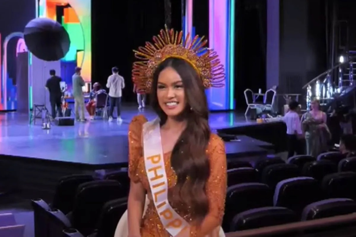 Lars Pacheco shows national costume in Miss International Queen 2023 ...