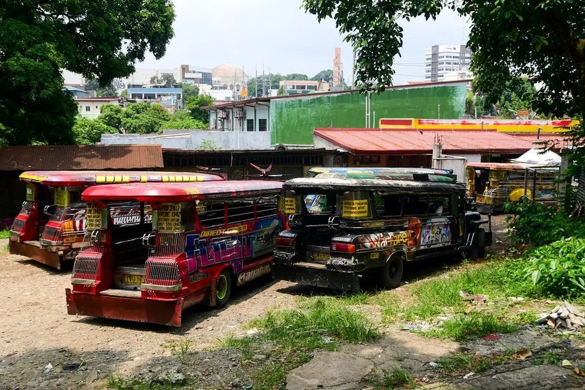 More cracks emerge as Senate probes jeepney modernization plan | ABS ...