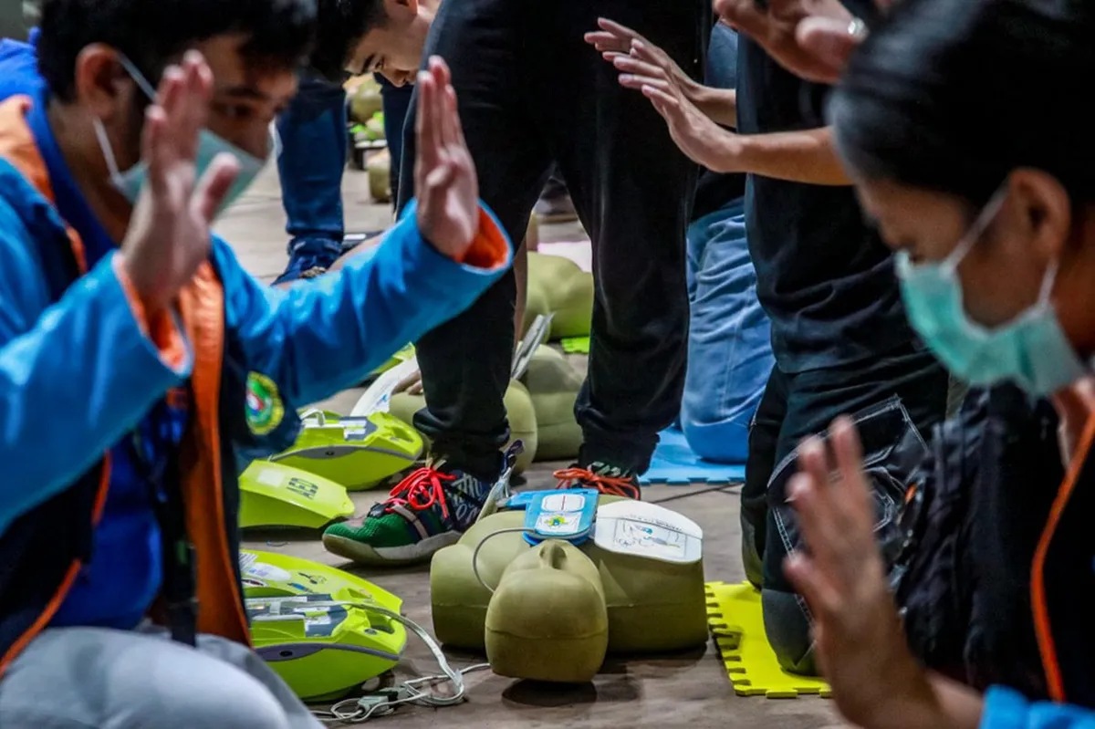 Pasig volunteers trained on critical first-aid response | ABS-CBN News