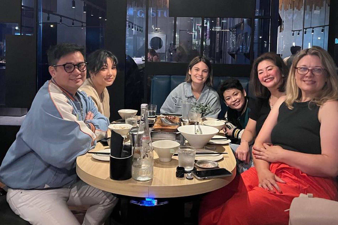 Ogie, Regine meet up with Michelle van Eimeren, kids after 3 years ...