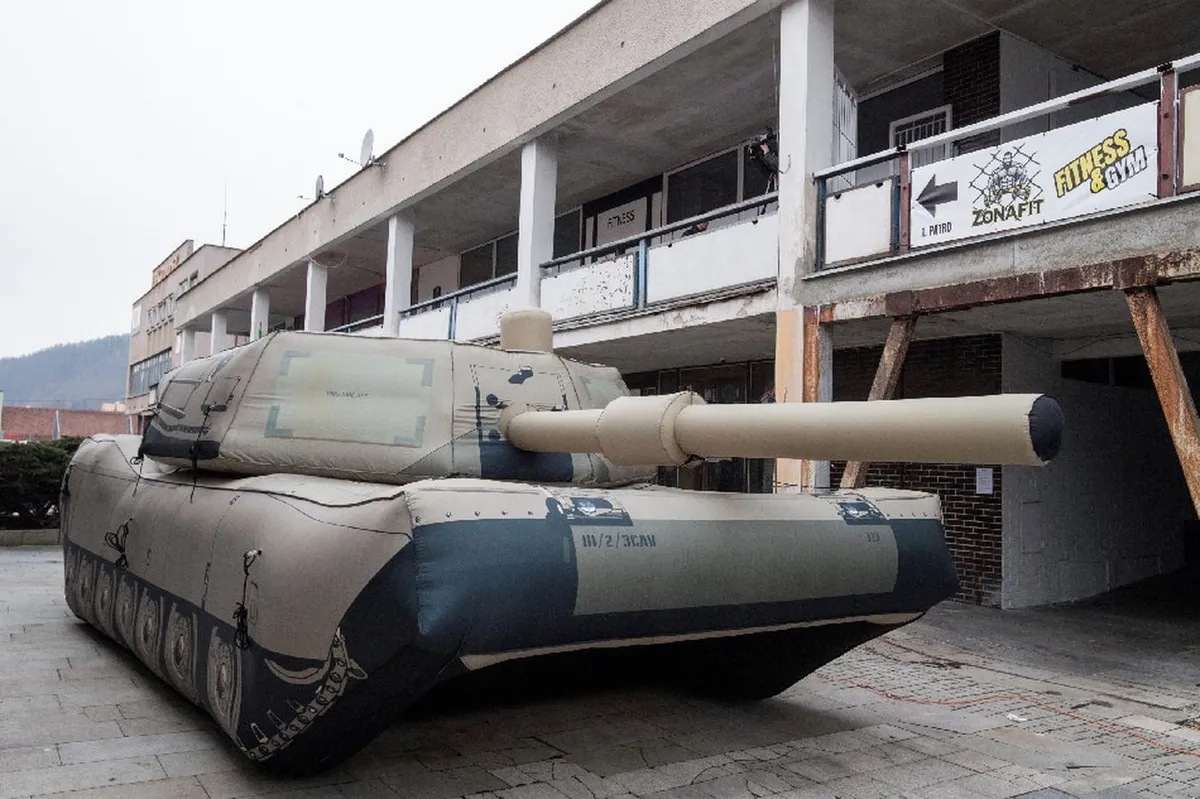 Czech inflatable tanks, weapon decoys a hit as Ukraine war rages | ABS-CBN