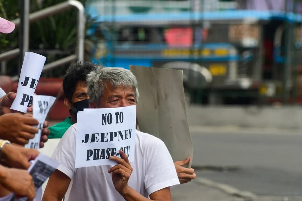 Jeepney drivers continue transport strike | ABS-CBN News