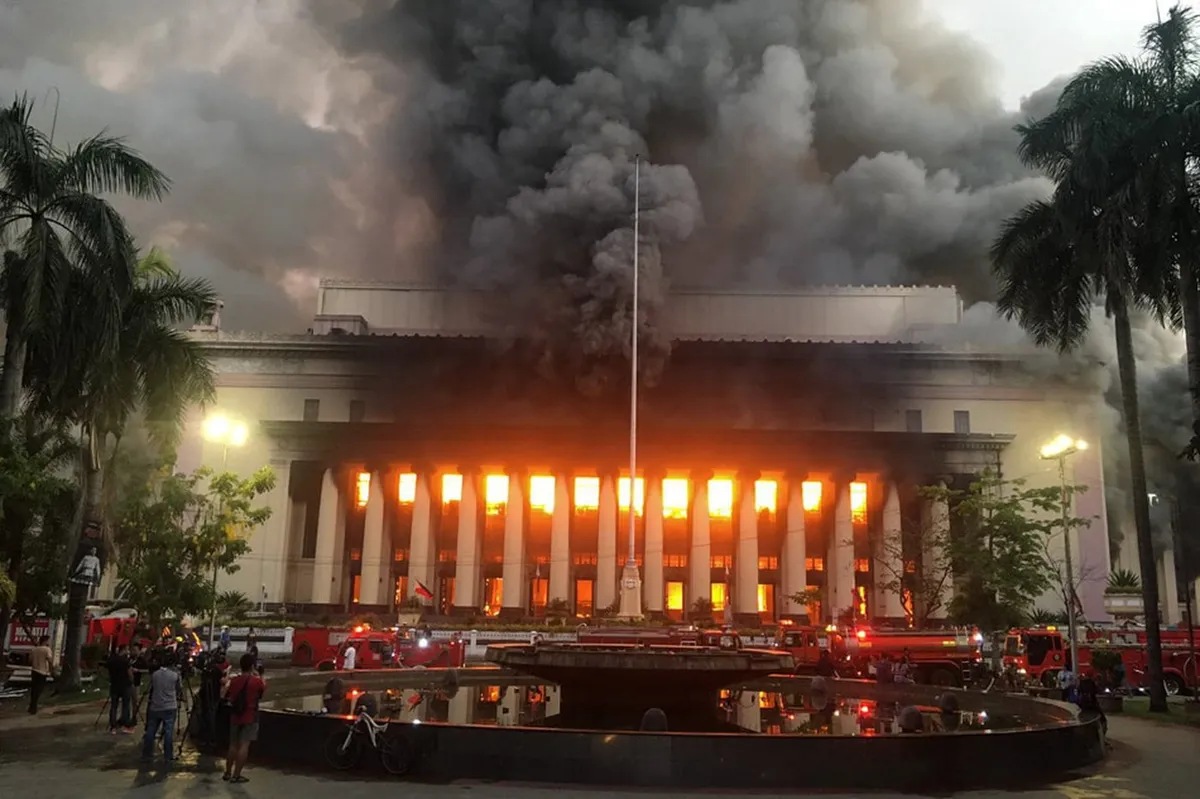 Manila Post Office on fire | ABS-CBN News