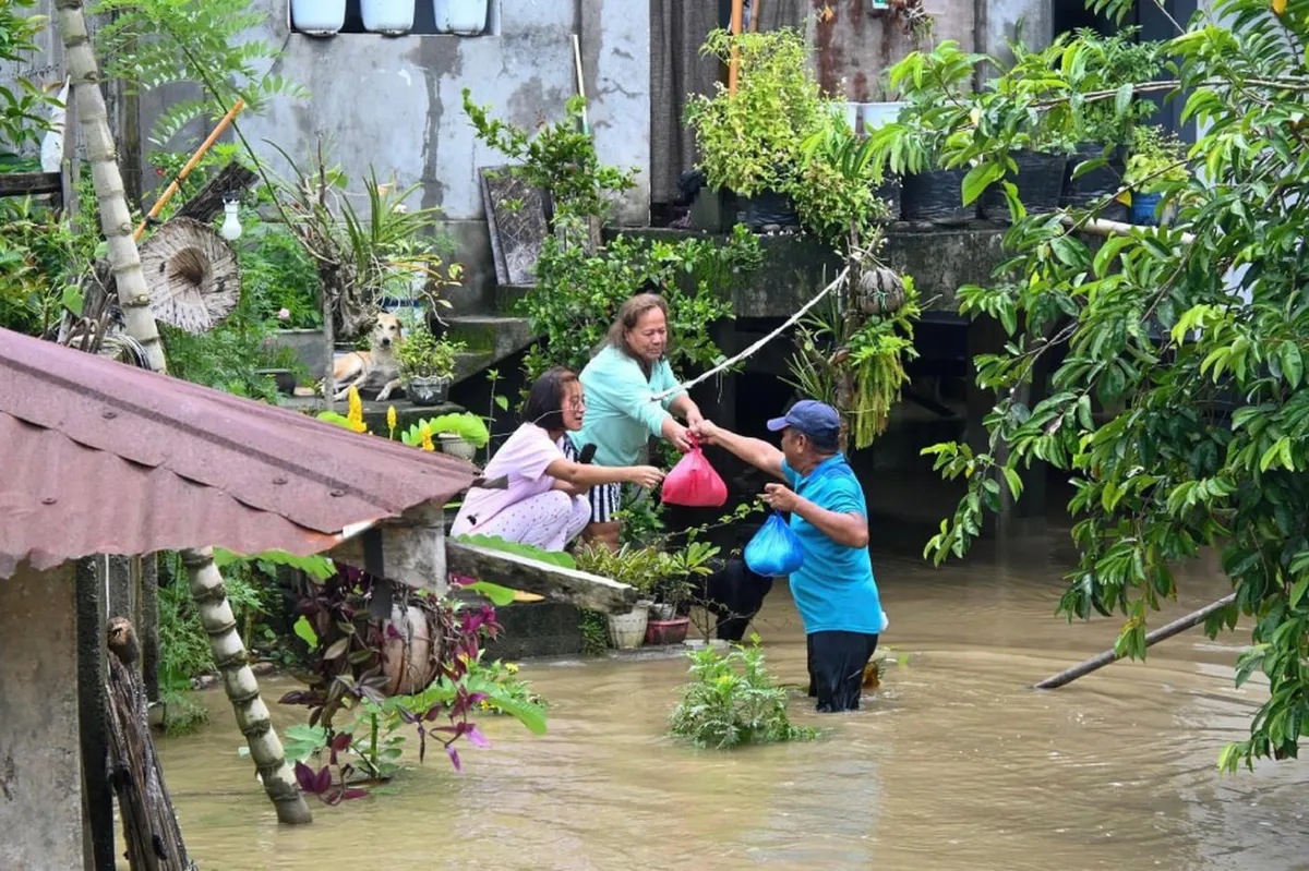 23 sa 27 barangay sa Baco, Oriental Mindoro binaha | ABS-CBN News 23 sa 27 barangay sa Baco, Oriental Mindoro binaha | ABS-CBN News