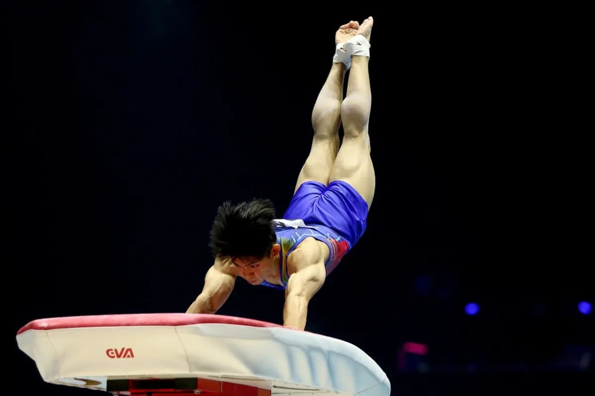 Caloy Yulo rules vault for second gold in Baku | ABS-CBN Sports