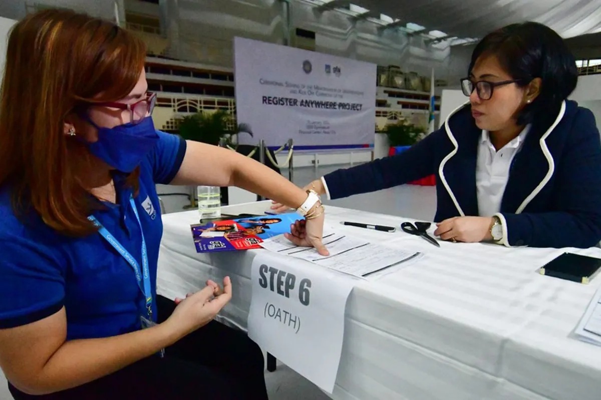Comelec, GSIS launch 'Register Anywhere Project' for Filipino voters ...